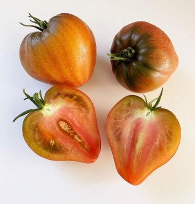 20+ Purple Tomato Varieties You Need to Grow - Plants Craze